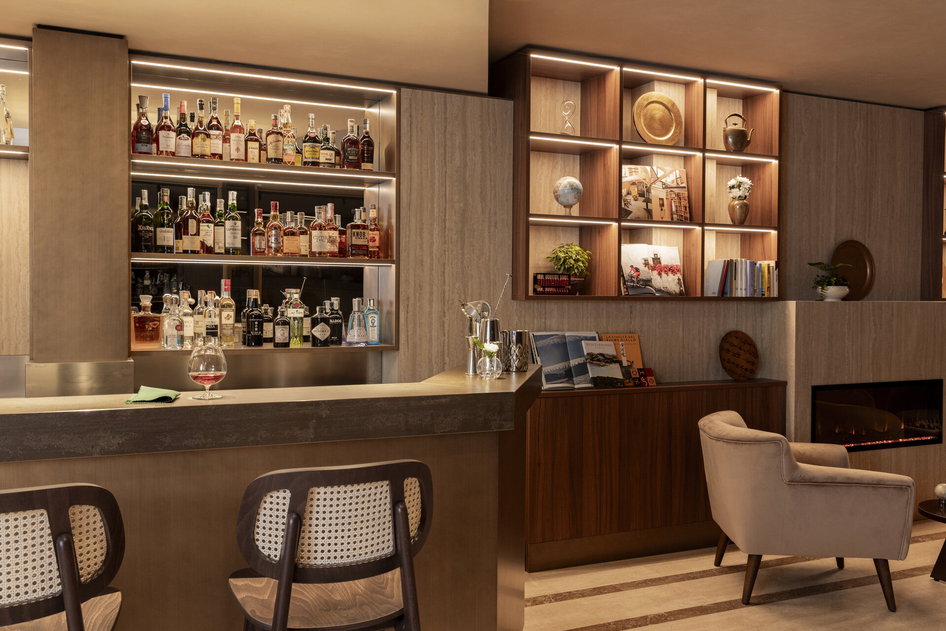 Restaurant and lounge Bar Adoro Hotel Rome